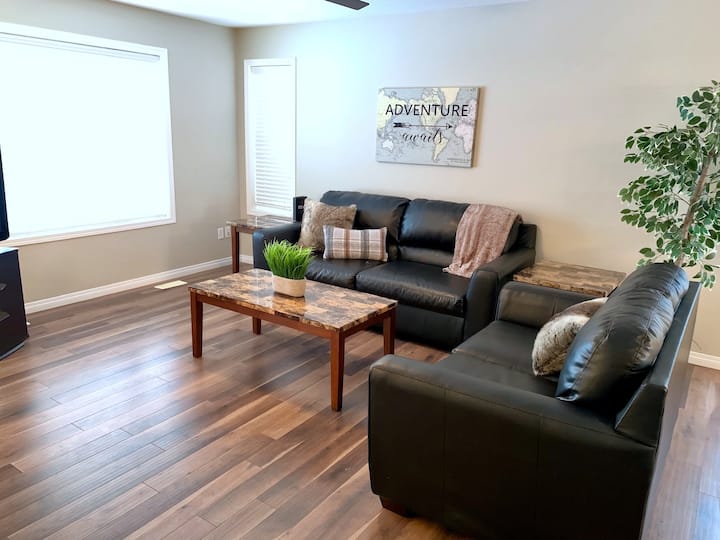 Furnished 3 Br Duplex - Space To Relax & Unwind - Dawson Creek