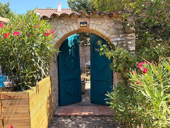 Maisonnette Avec Jardin Privé Au Cœur Du Luberon - Pertuis