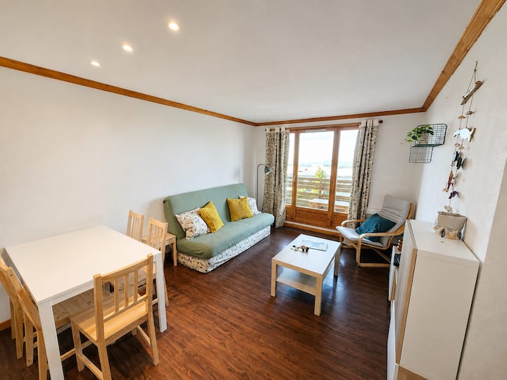 Appartement Pour 6 Personnes Avec Grand Balcon - Lac de Montcineyre