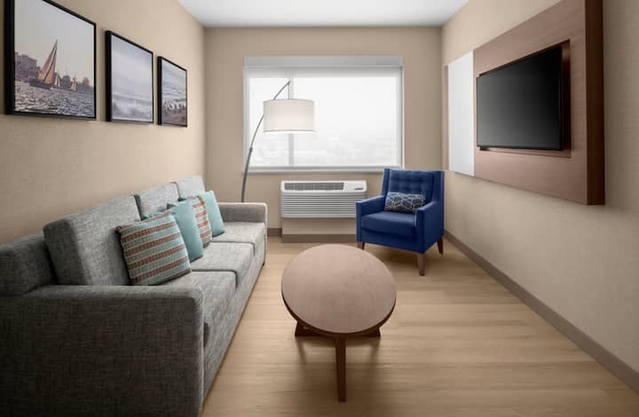 Stylish 2 Queen 1 Br Hotel Suite W/ Breakfast - Orange, CA