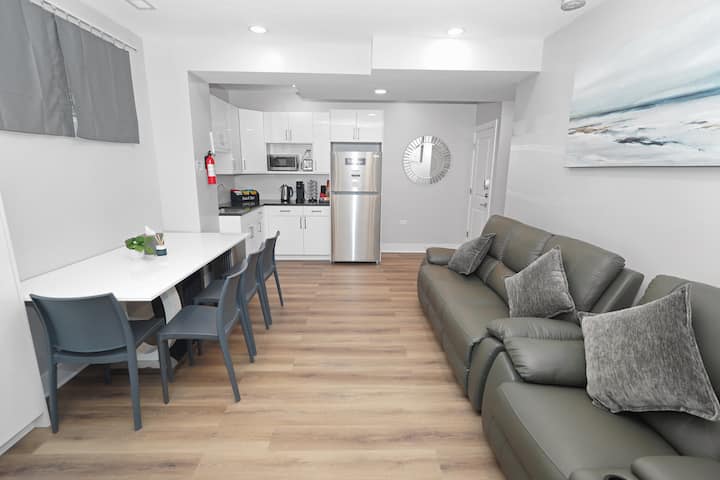 Spacious 3br 3ba Private Entry Laundry - Rogers Park - Chicago
