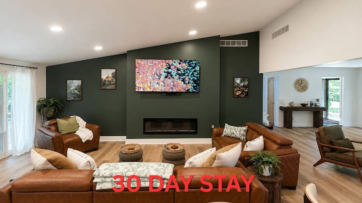 Modern Nature Retreat | Spa&pit | Close To Detroit - Livonia, MI