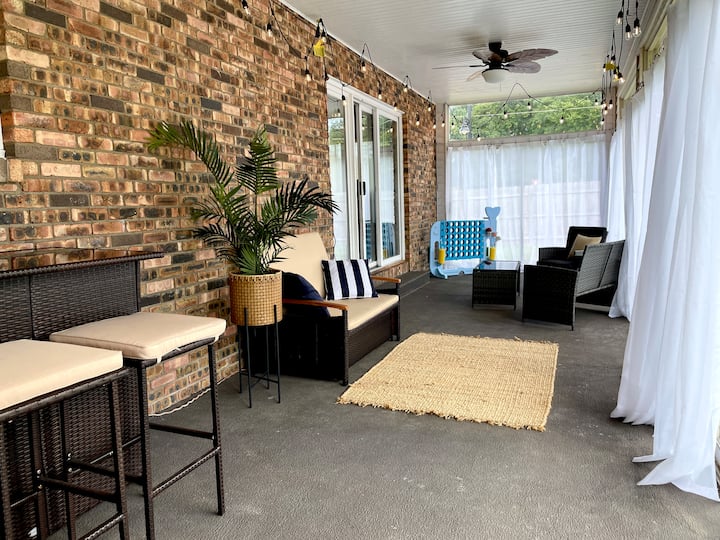 Hot Tub | Sleeps 18 | Game Room | Near Notre Dame - South Bend, IN