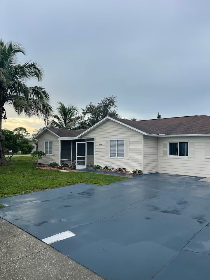 Oasis In Bonita 1 Bed 1 Bath Apartment Sleeps 4 - Bonita Springs, FL