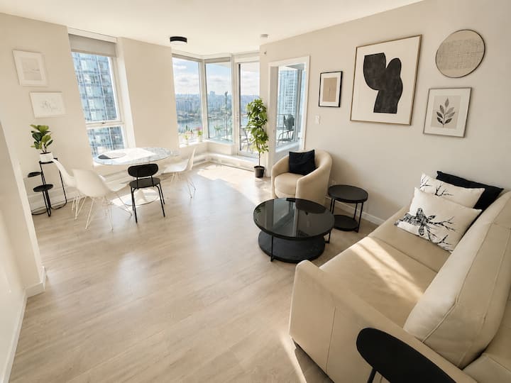 Cedar Modern Condo - British Columbia
