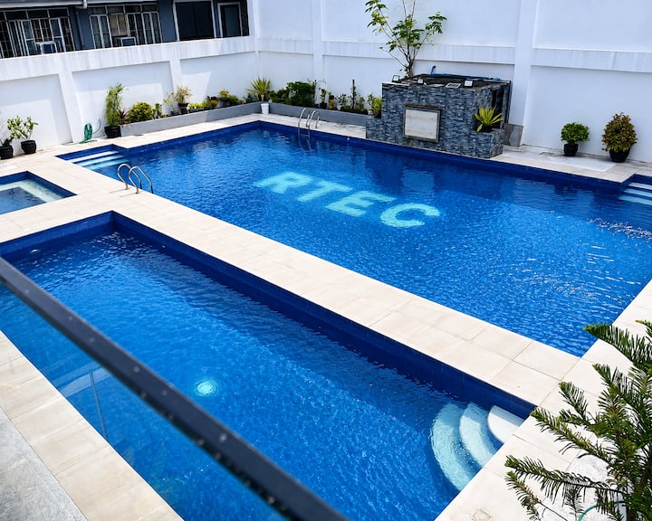 Resort-style Home In Cubao Pool | Walk To Araneta - Quezon City