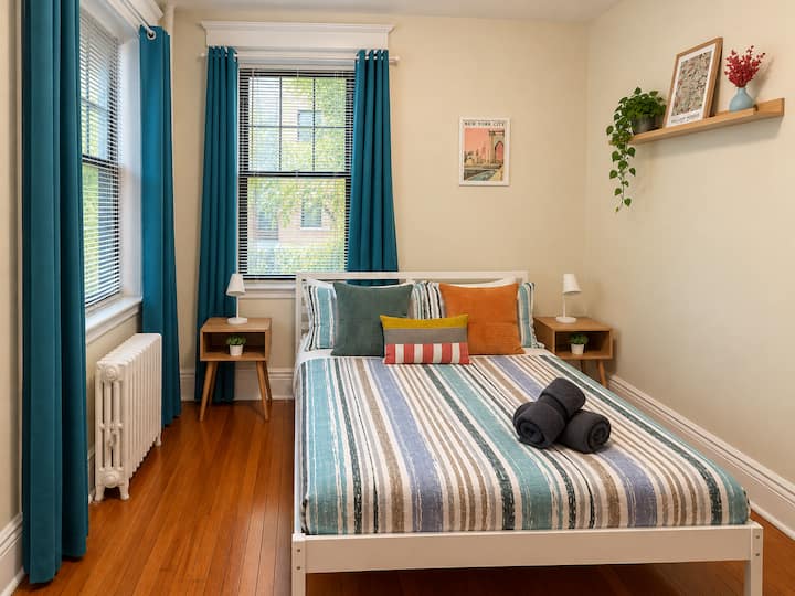 Fenway Park - Walk Everywhere! 1st Floor! 2br/1ba - Boston, MA