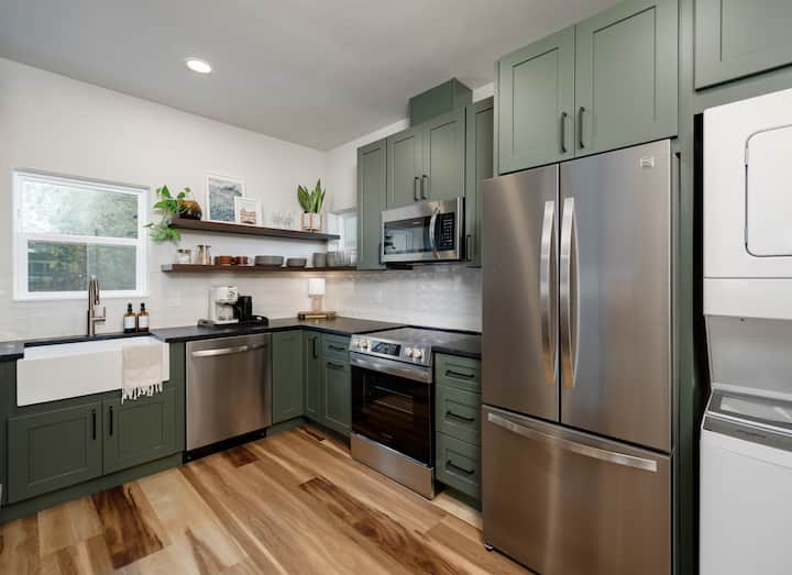 Private Guest House - Walkable - The Euclid Casita - St. Petersburg, FL