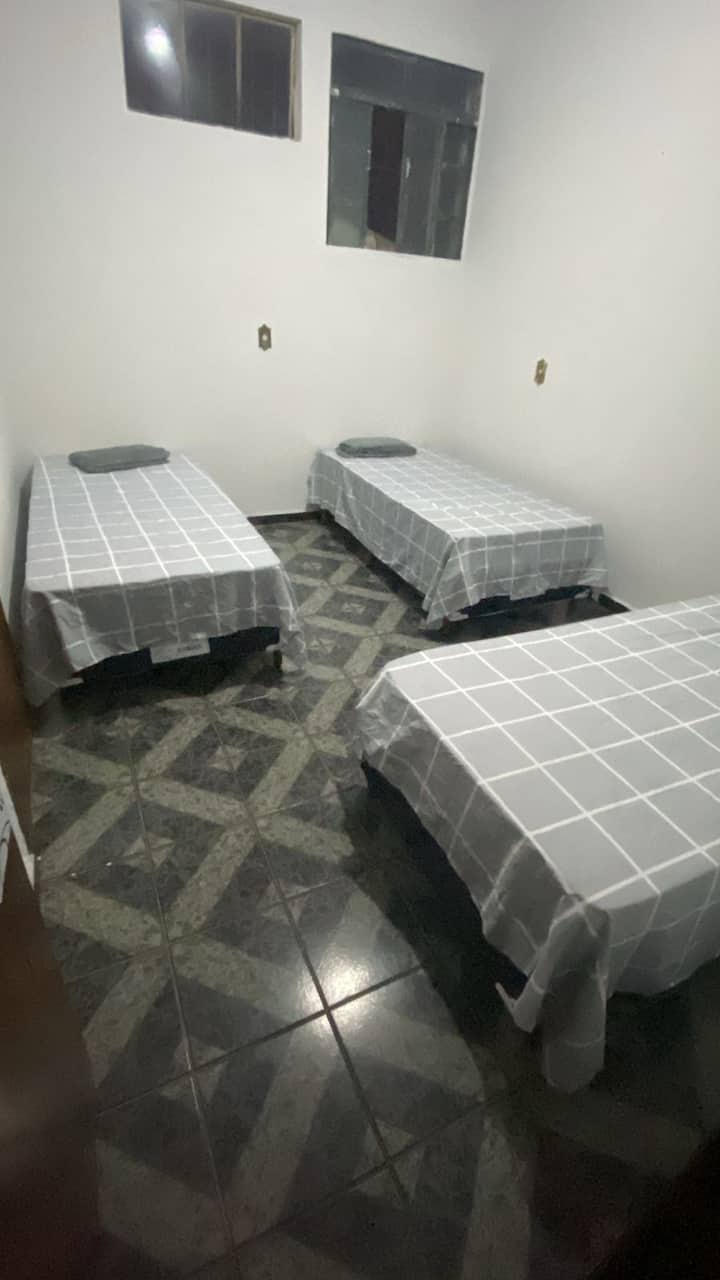 Kit Net Contagem 1 Quarto Cozinha Banheiro 3 Camas - Esmeraldas