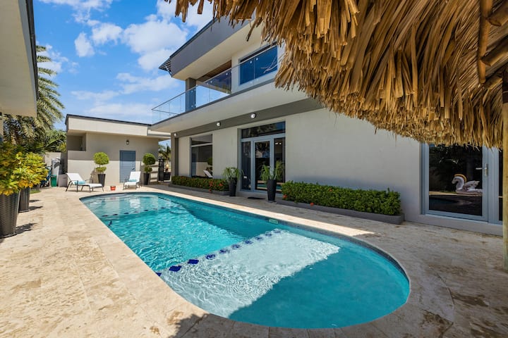 Villa Milagro | Luxury 6br Villa With Pool - Aruba