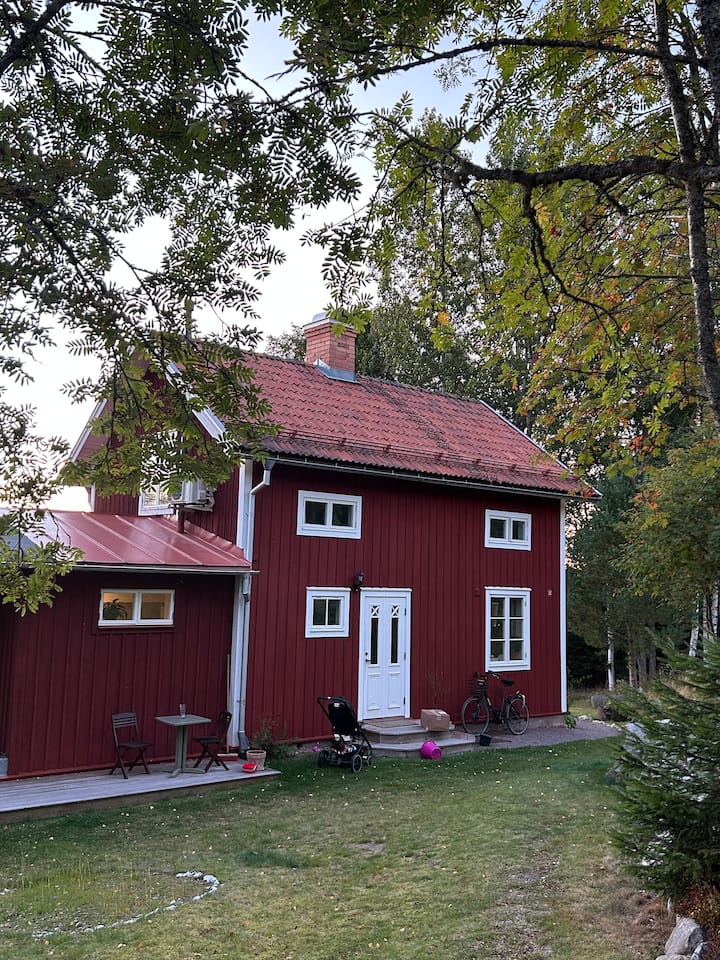 Lantligt Och Trivsamt Hus - 7 Min Bil Till Lugnet - Falun