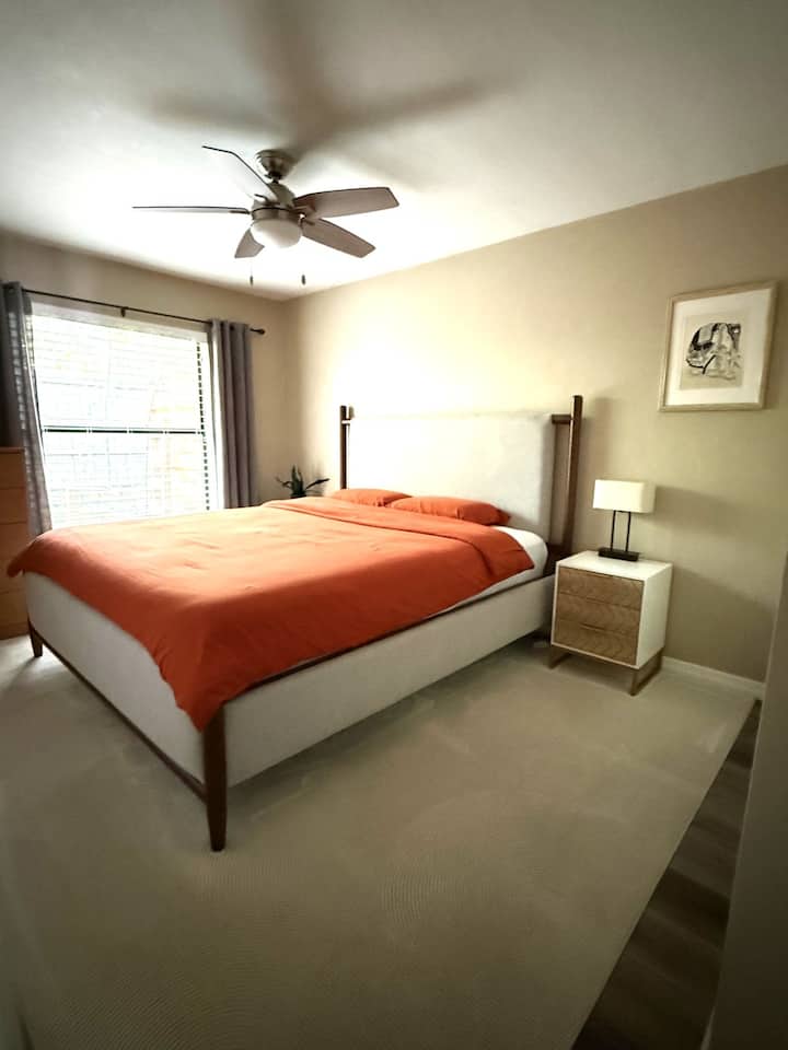2br Near Uf | 2 Parking Spots, In-unit Laundry - Gainesville, FL