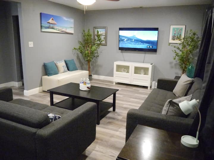 Peaceful 3br Corner Home W/ Large Yard & Patio - Sacramento, CA