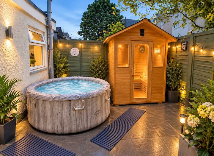 Cardiff Luxury Home  Hot Tub, Sauna & Games Room - Cardiff
