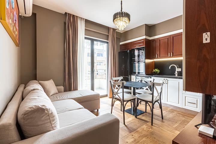 Brownie Luxury Apt 1 - Full Kitchen, 3min To Beach - Himarë