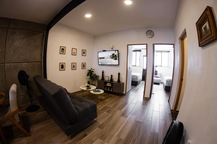 Casa 5 Habitaciones Con A/c Y Parking - Tlaquepaque