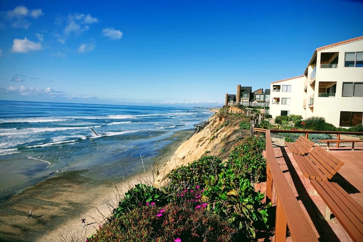 Spacious 2-story Solana Beach Gem | Steps To Sand - Solana Beach, CA