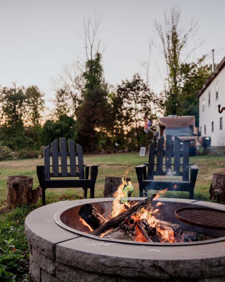 Garden Suite Located On A Charming Flower Farm - Rochester, NH