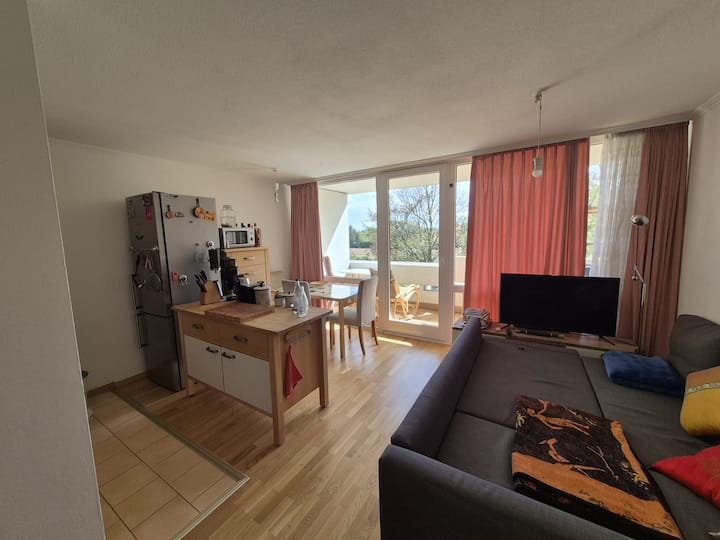 Helle Zwei Zimmer Wohnung Mit Naturblick - Neubiberg