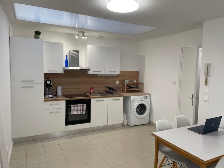 "Chocolat" Avec 2 Lits Doubles - 1 Seule Chambre - Seclin