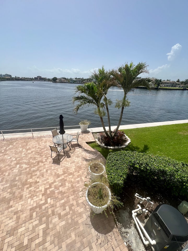 St. Barbara Lake Views | Balcony | Walk To Beach - Pompano Beach, FL