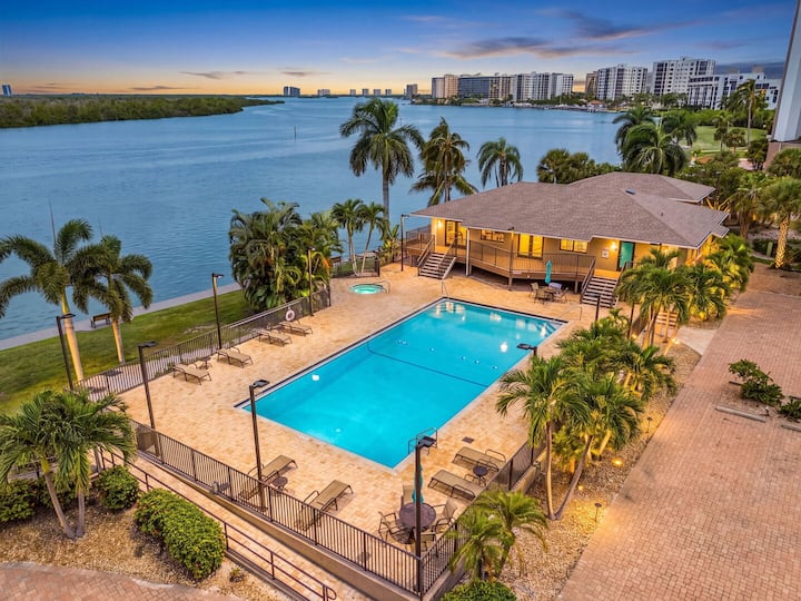 Bay Beach Escape With Pool Spa And Fun - Bay Beach - Fort Myers Beach, FL