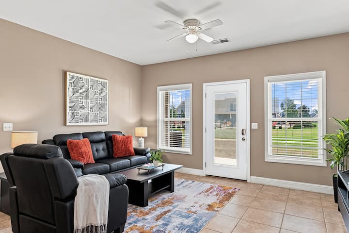 2br/2ba Worker Stay | Lory At Green Village - Paducah, KY