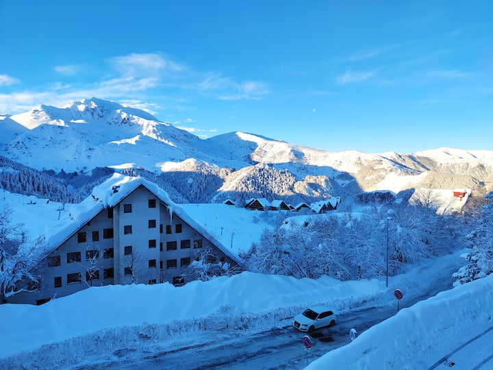 Appart 5p - Pistes 100m - Vue - Parking Couvert - Artesina