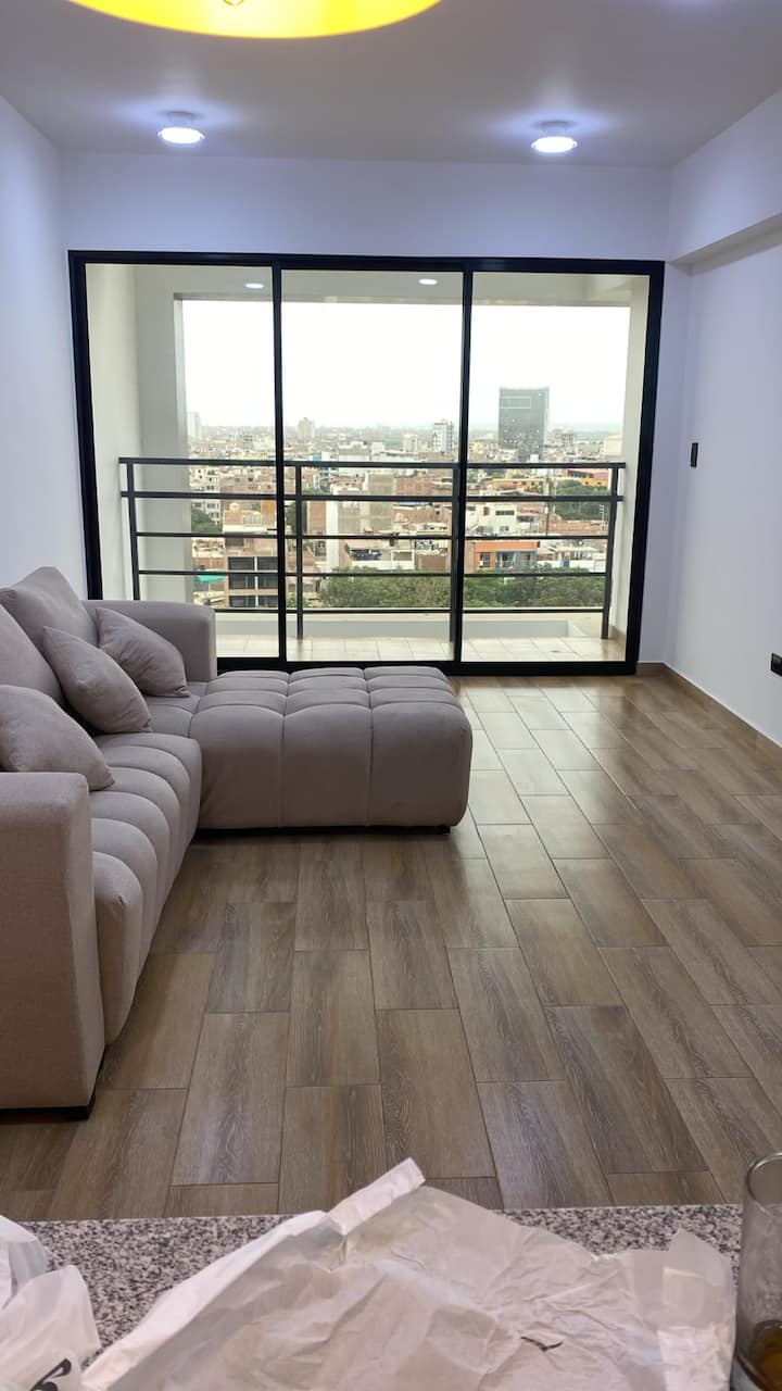 Departamento Completo Piso 11 Con Asecensor Tv - Perú