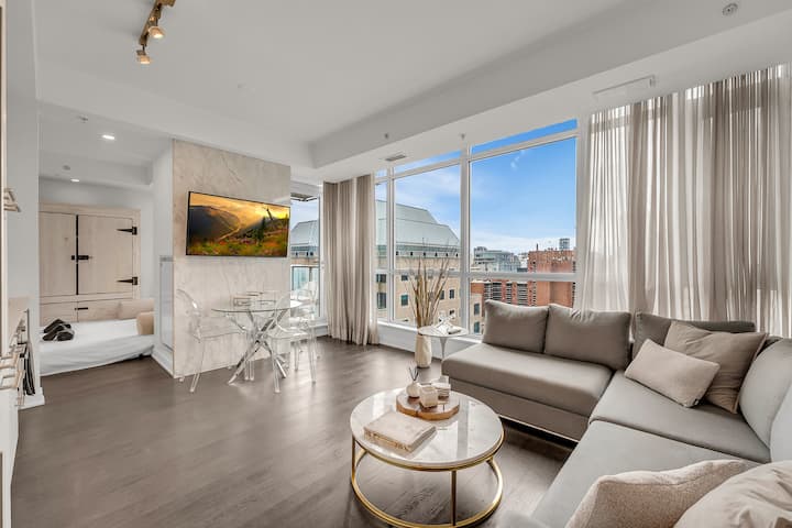 Modern Condo Sleeps 4 Near Union/mtcc/acc/downtown - Toronto