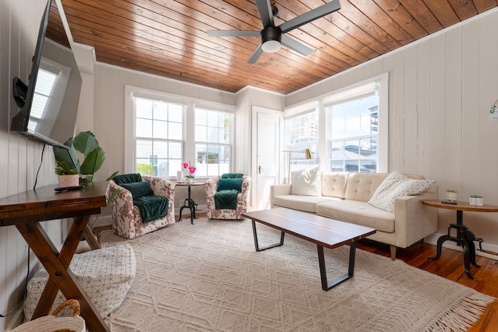 Heron · 2br/2ba · Private Deck · Steps To Sand - ジャクソンビル・ビーチ, FL