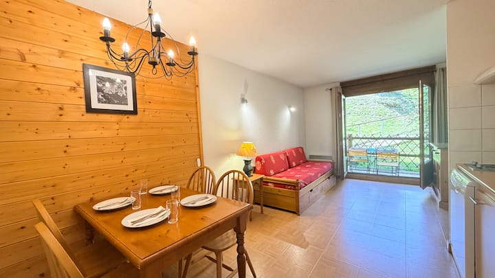 Appartement Avec Terrasse Et Piscine à Flumet - Lac des Evettes