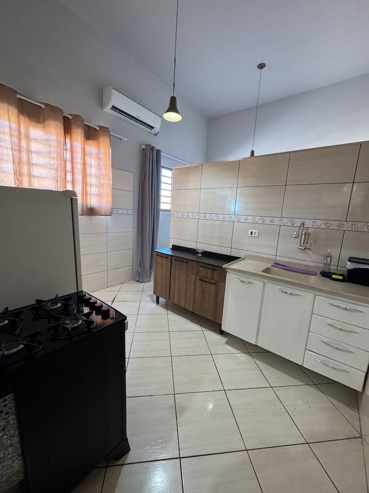 Residência Segura E Confortável Com Garagem - Ourinhos