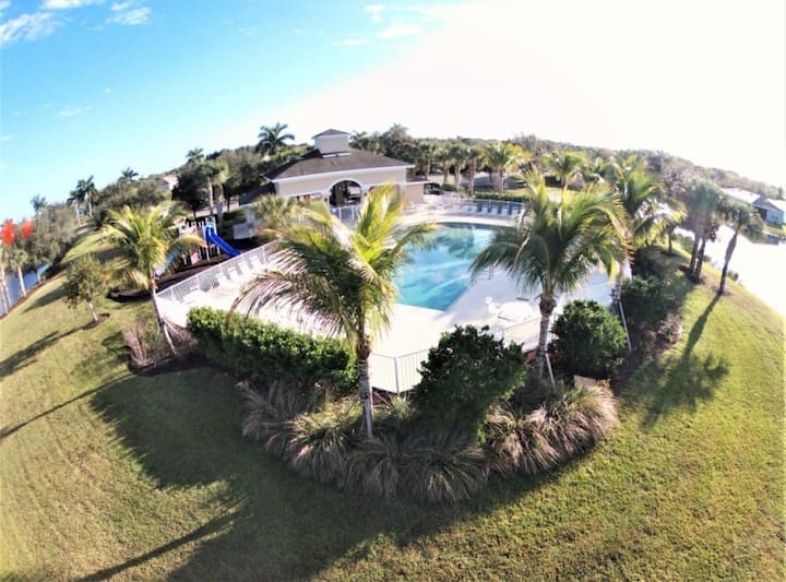 Quiet, Clean, Modern Home In Gated Pool Community! - Punta Gorda, FL