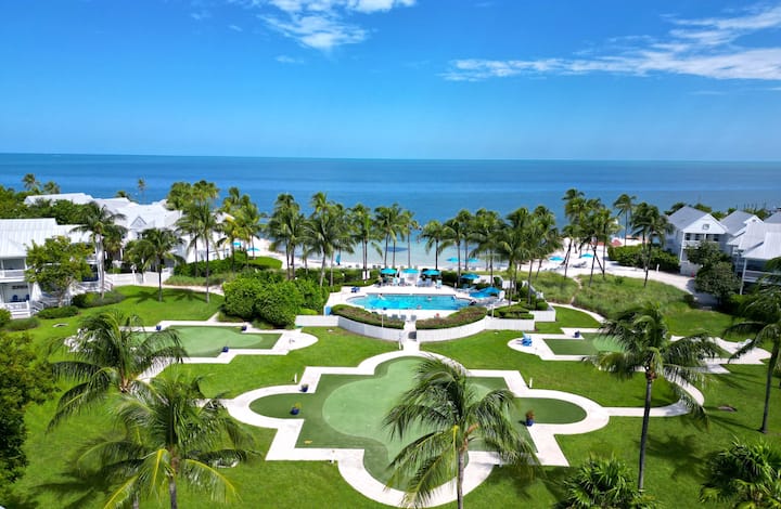 Private Waterfront Stay + On-site Dining & 3 Pools - 마라톤