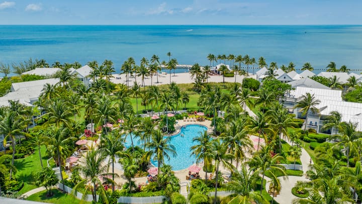 Waterfront Stay + Dining, 3 Pools & Watersports - Marathon, FL