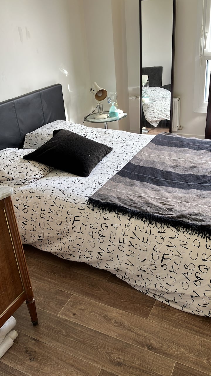 Chambre Indépendante Dans Appartement Agréable - Saint-Denis, France