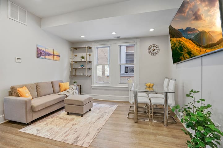 4 Bdrm Home In Columbia Heights Nw Dc Sleeps 10 - Washington, D.C.