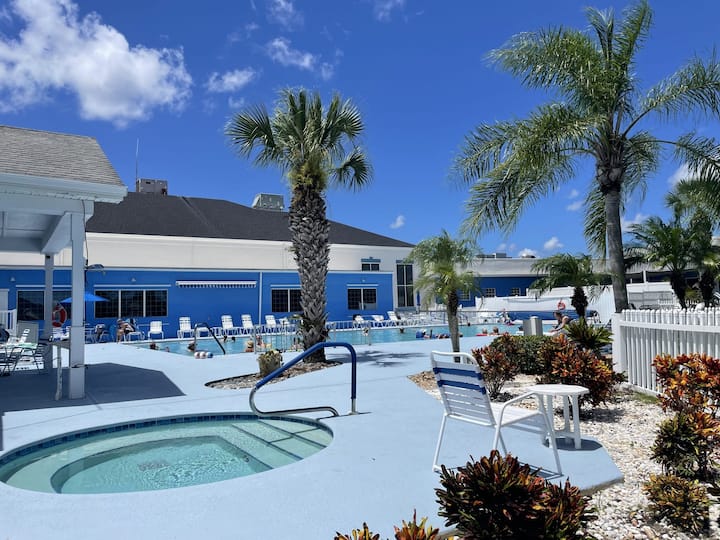 Resort Escape: Pools, Spas, Rockets, Golf, Trails - Titusville, FL