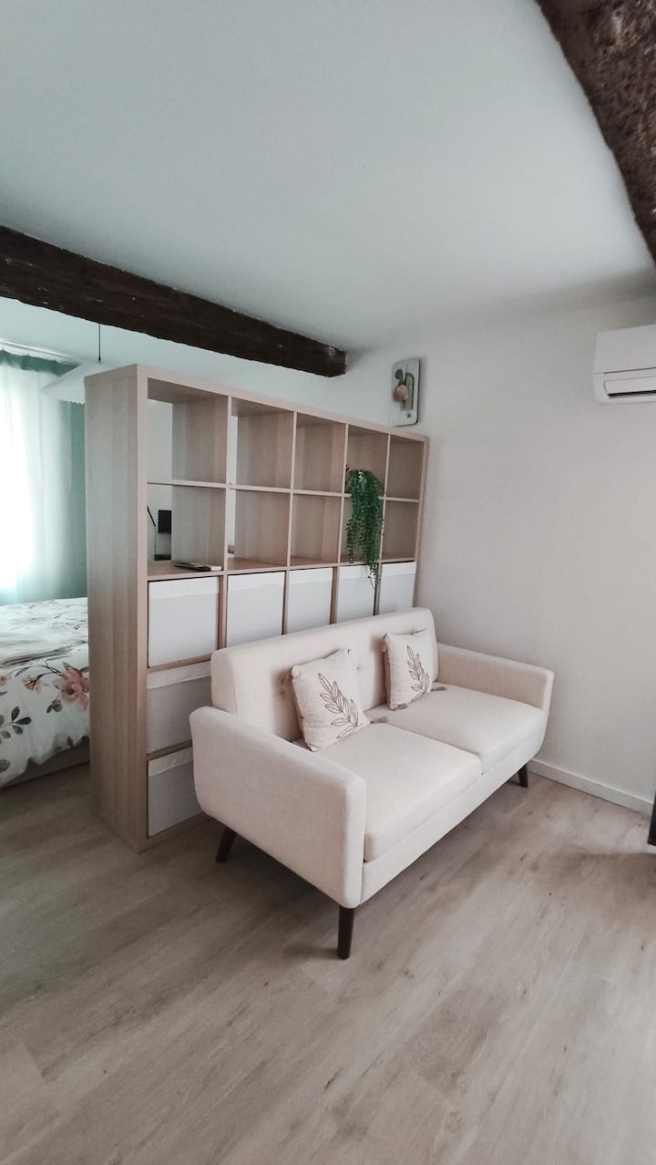 Bonlogem Au Pied Du Château Cosy T1 3 éToiles - Pertuis