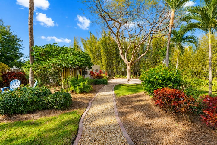 Private Cottage | Walk To Beach, Tropical Setting - Delray Beach, FL