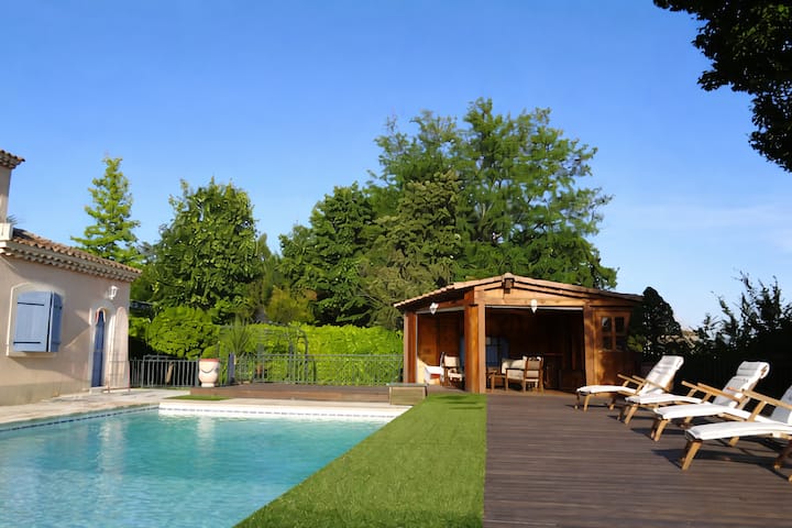 Gîte Avec Piscine Et Jacuzzi En Drôme Provençale - Drôme