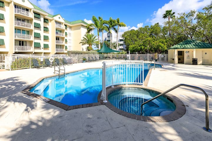 Saint Barts | Key West Condo, Pool & Hot Tub - Key West, FL