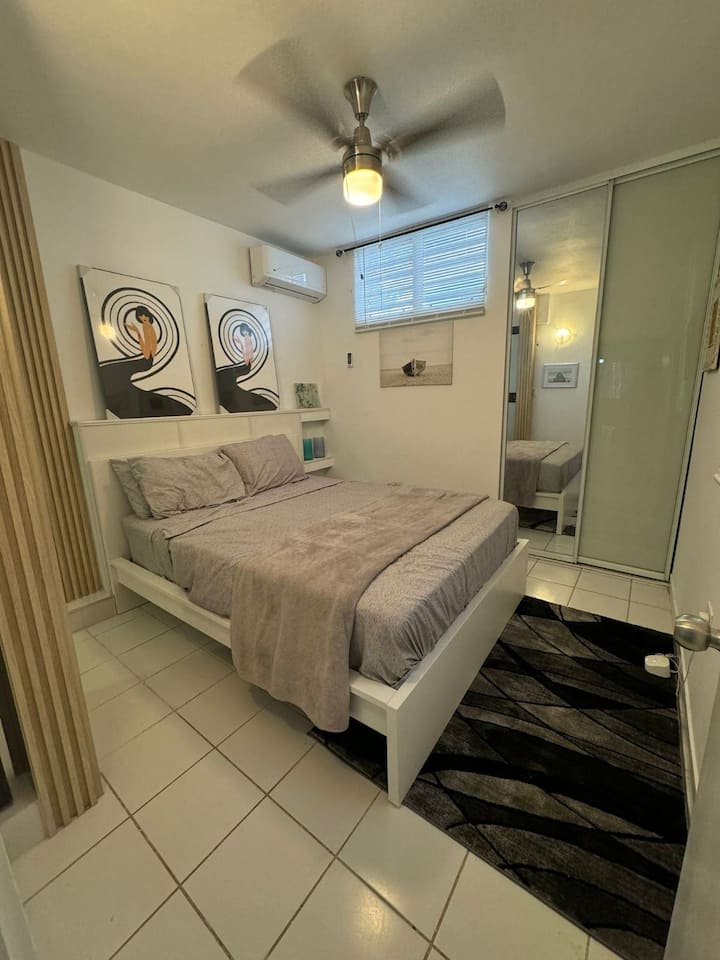 Ocean Park Beach 2b Modern Apt
Backup Power/water - Puerto Rico