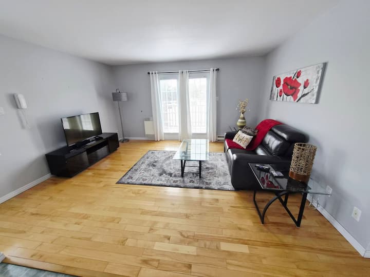 Bel Appartement Lumineux, Stationnement Gratuit - Baie-Comeau