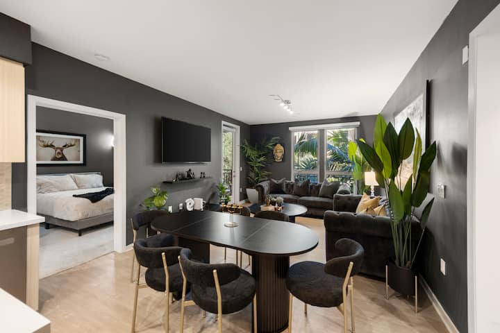 High Class Welly Designed Best Community Resort - Irvine, CA