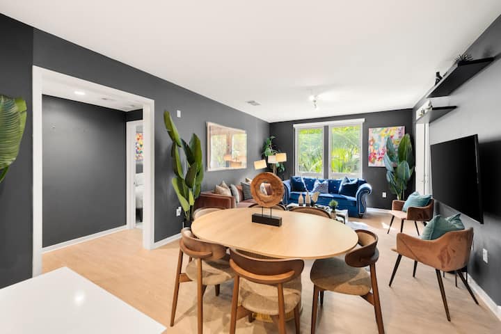 Large Resort Community At Promenade Best Airbnb! - Irvine, CA