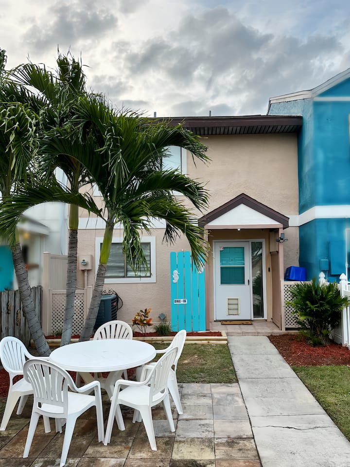Relaxing Beachside Paradise By The Spacecoast - Cape Canaveral, FL