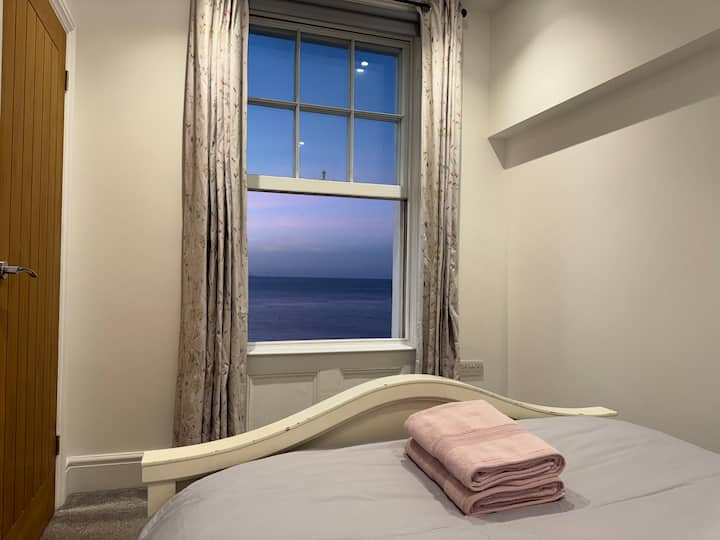 Sea View Apartment | Free Parking - Herne Bay