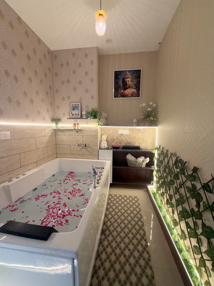 Casa Gazania ! Cozy, Luxury Jaccuzi Stay. - Panchkula